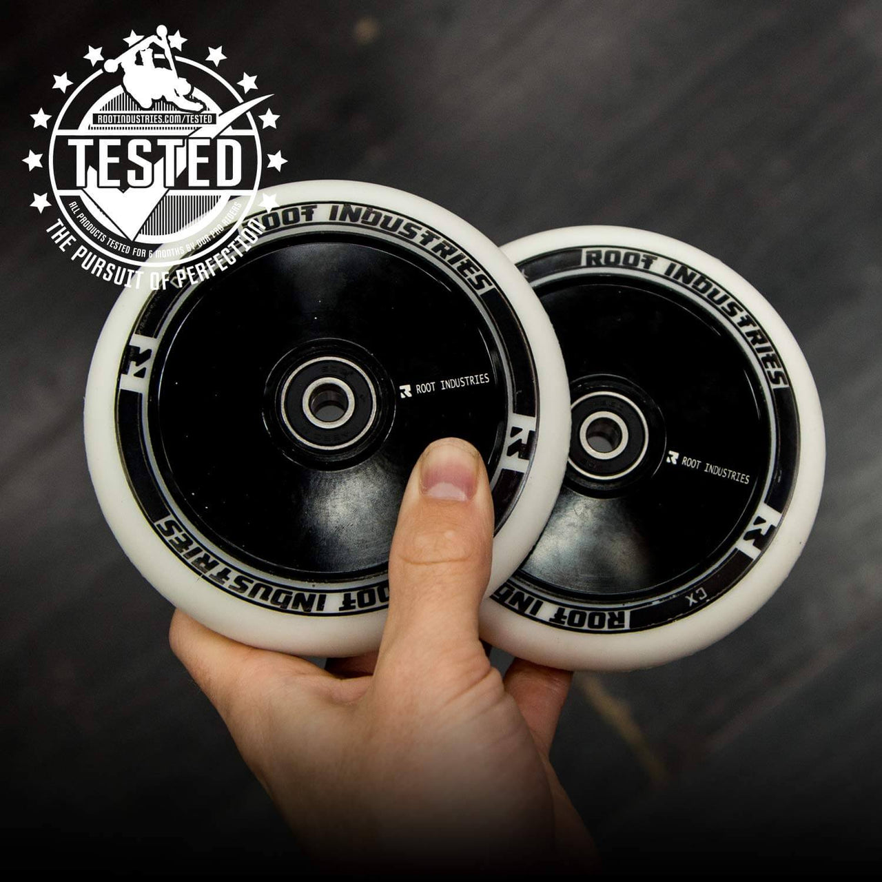 Roues de trottinette AIR 110mm Blanches et Noires Légè...